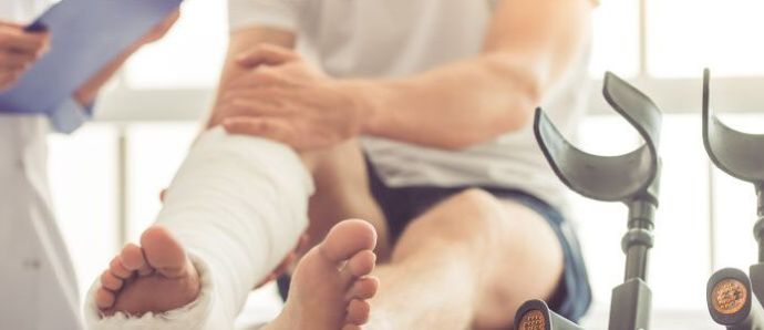 Arbeitsunfall & Schmerzensgeld? Voraussetzungen, Durchsetzung & Beispiele